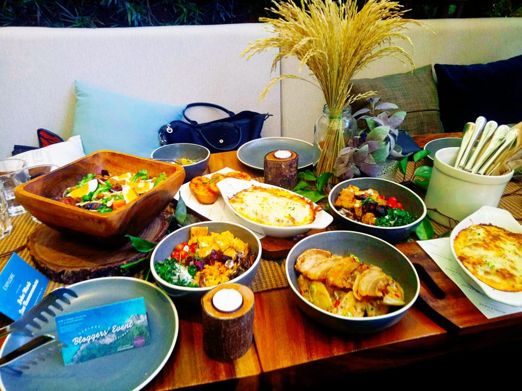 The Wholesome Table: An Organic Restaurant - Hey It's Jacque